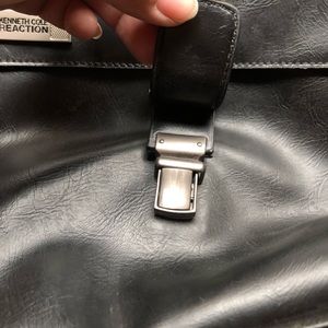 Kenneth Cole Reaction | Bags | Kenneth Cole Messenger Bag | Poshmark